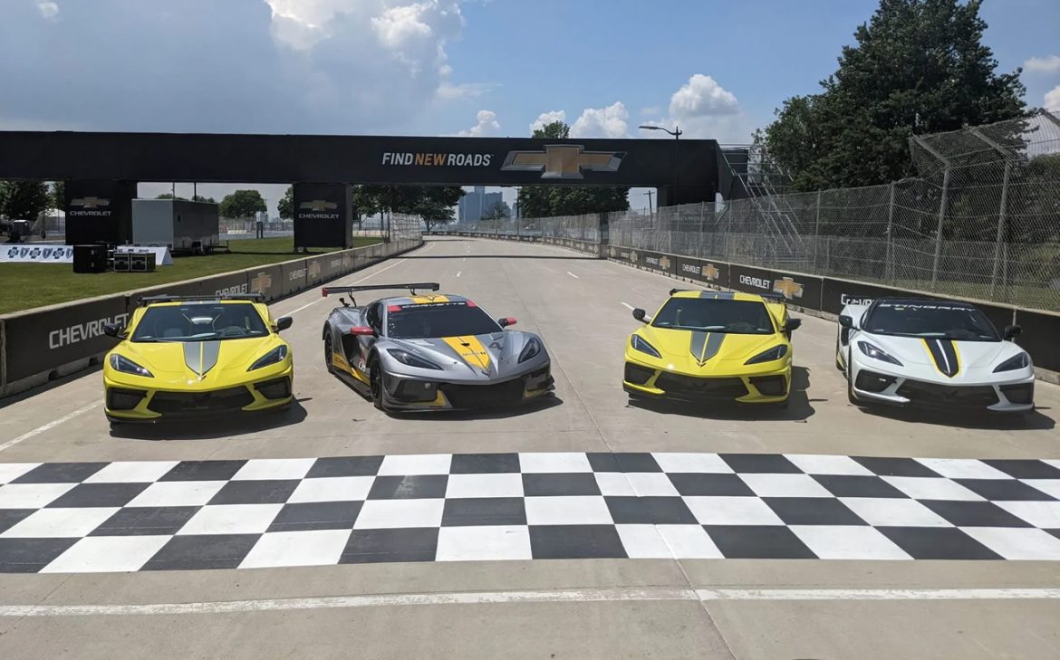 [PICS] Chevrolet Unveils 2022 Corvette C8R Special Edition Ahead of ...