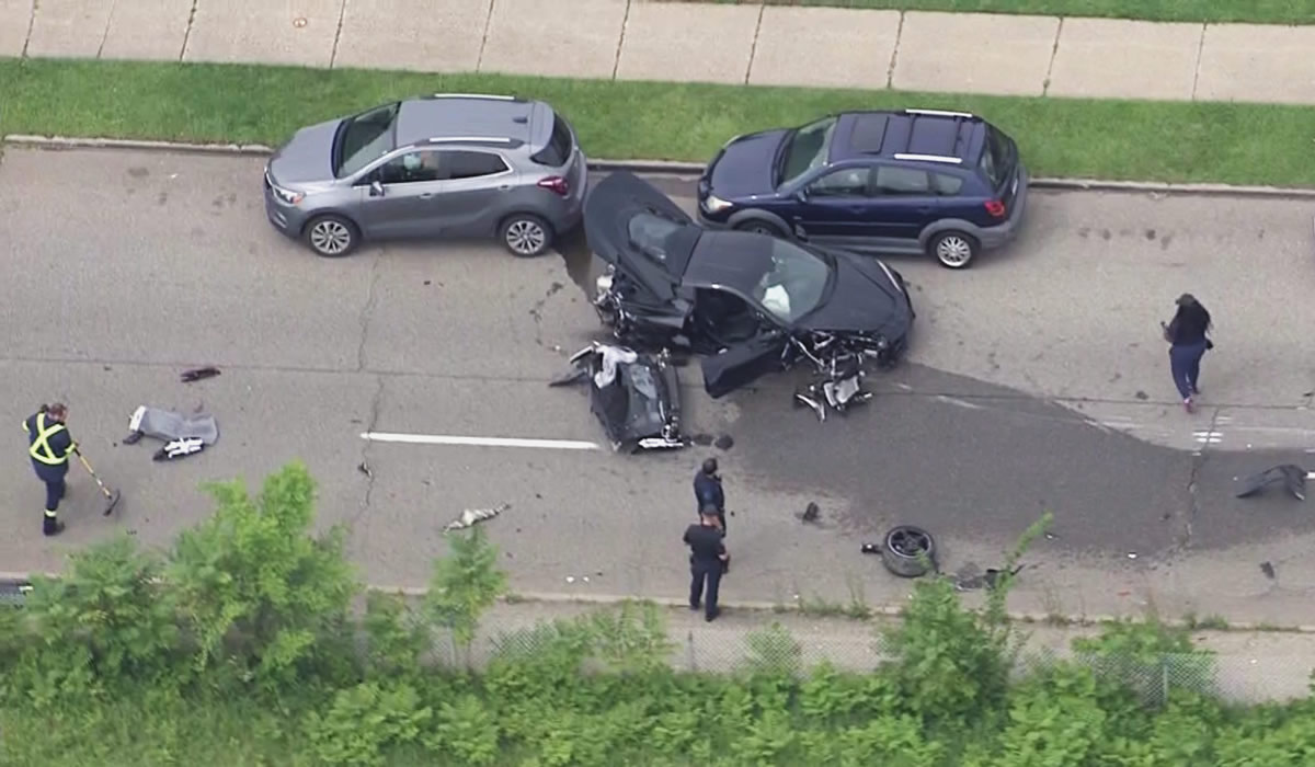 [THEFT] Stolen 2021 Corvette Crashes After Police Pursuit in Detroit ...